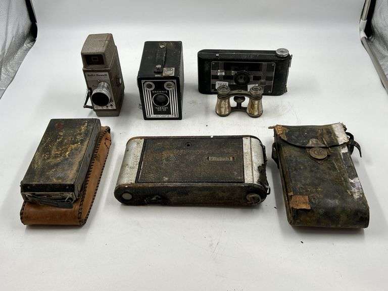 GROUP OF ASSORTED ANTIQUE FOLDING CAMERAS, BOX CAMERA & 8MM CAMERA ...