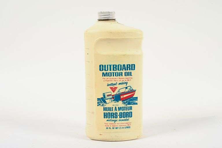 CTC OUTBOARD MOTOR OIL PLASTIC QT JUG - Shackelton Auctions Inc.