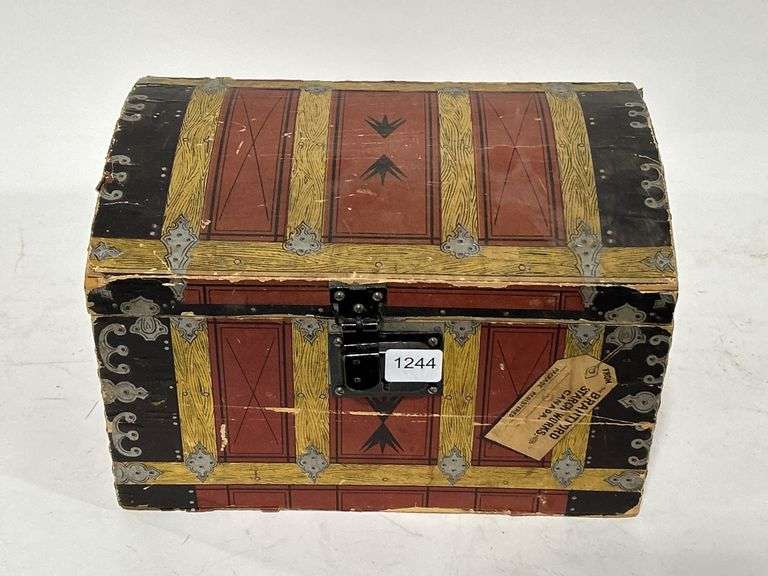 BRANTFORD STARCH WORKS LILY WHITE CHEST - Shackelton Auctions Inc.