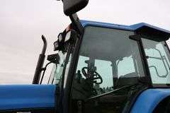2001 NEW HOLLAND TM115 2WD TRACTOR - Shackelton Auctions Inc.
