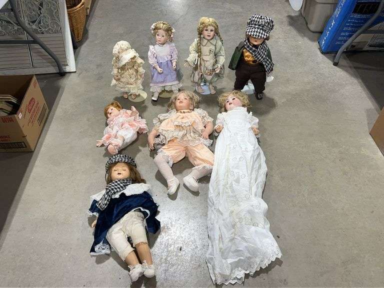 BOX OF ASSORTED PORCELAIN DOLLS - Shackelton Auctions Inc.