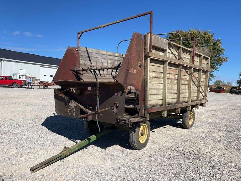 REX HARVESTER WAGON WITH JOHN DEERE RUNNING GEAR - Shackelton Auctions Inc.