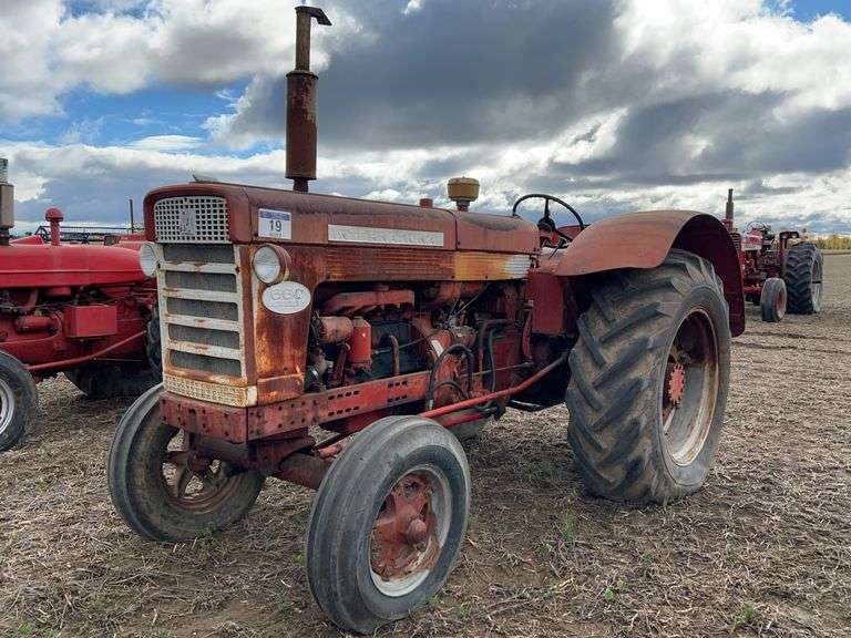 INTERNATIONAL 660 DIESEL TRACTOR - Shackelton Auctions Inc.