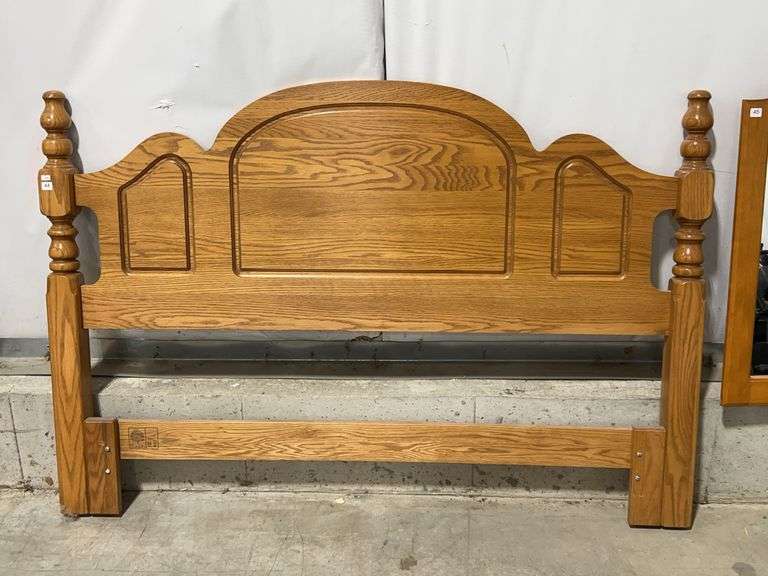 ROXTON MAPLE DOUBLE HEADBOARD - Shackelton Auctions Inc.