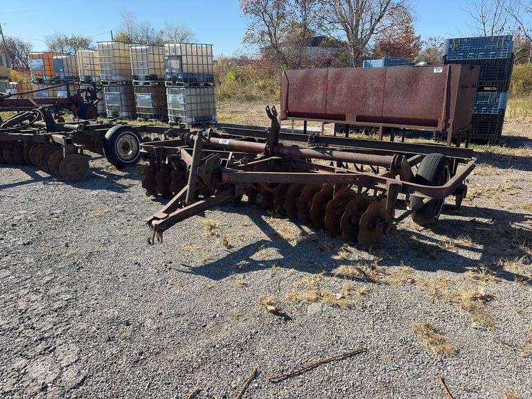 10' WHEEL DISC - Shackelton Auctions Inc.