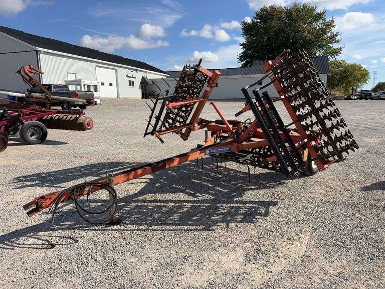 RJ EQUIPMENT 15' HYDRAULIC FOLD CROWFOOT PACKER - Shackelton Auctions Inc.