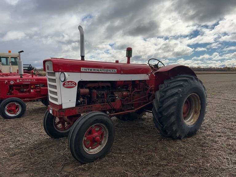 INTERNATIONAL 660 DIESEL TRACTOR - Shackelton Auctions Inc.