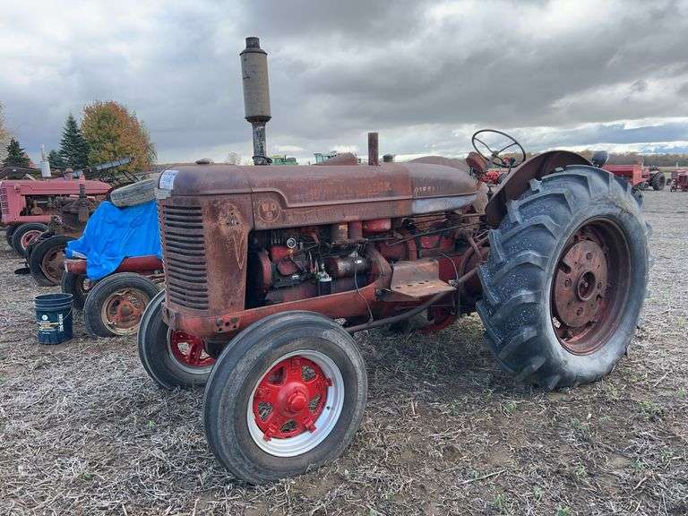 MCCORMICK DEERING WD9 DIESEL TRACTOR - Shackelton Auctions Inc.
