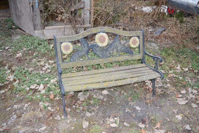 DECORATIVE PARK BENCH - Shackelton Auctions Inc.