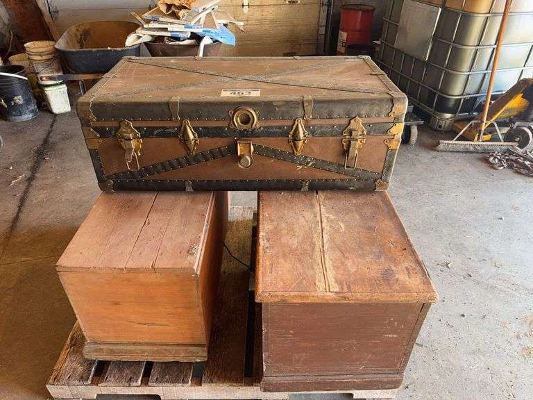 3 EARLY TRUNKS - Shackelton Auctions Inc.