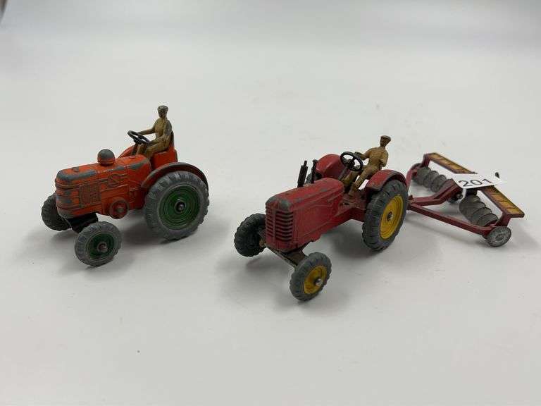 DINKY TOYS TRACTOR WITH DISC AND FIELD MARSHALL TRACTOR - Shackelton ...
