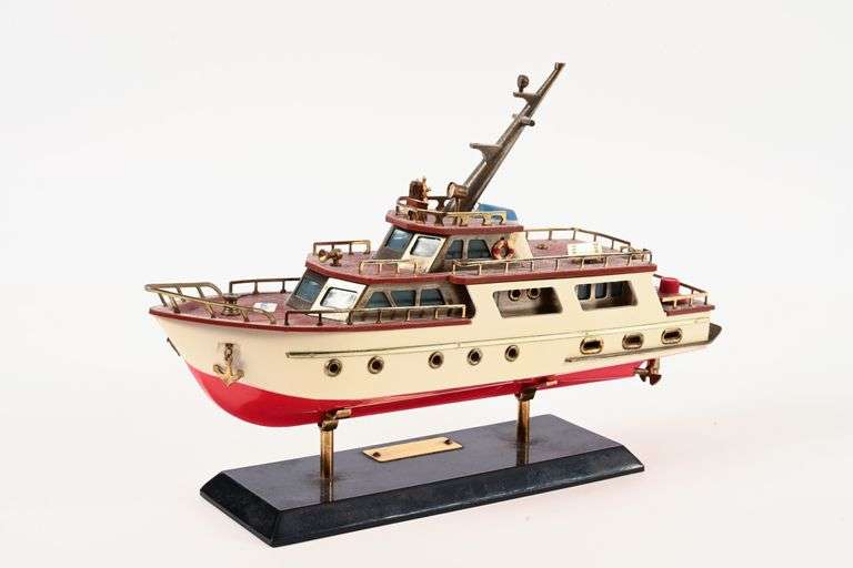 WACO CABIN CRUISER BOAT RADIO - Shackelton Auctions Inc.
