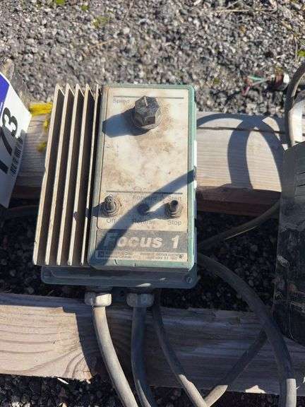 EMERSON FOCUS 1 VARIABLE SPEED CONTROL BOX - Shackelton Auctions Inc.