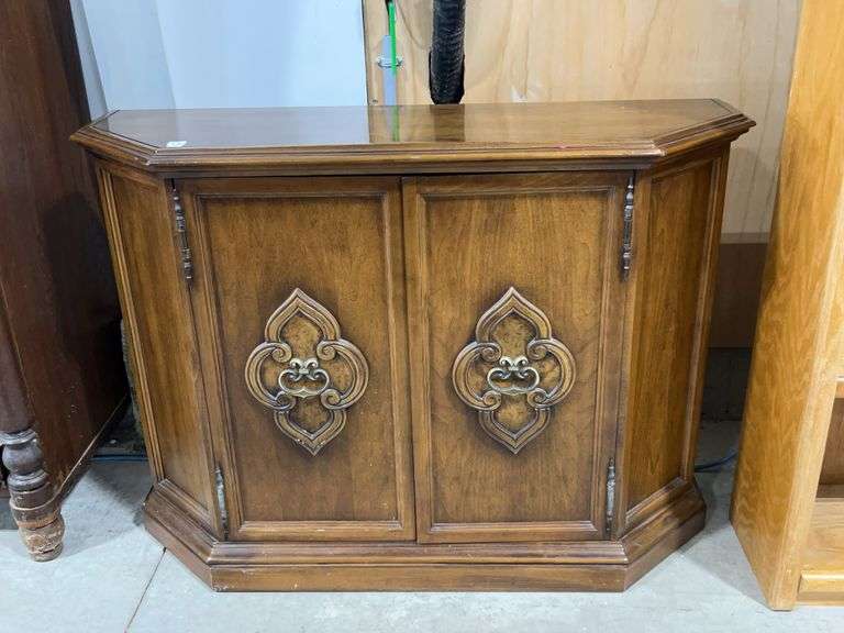 HALL CABINET 42"X13"X31" - Shackelton Auctions Inc.