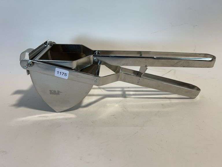 LARGE EXTRUSION MASHER - Shackelton Auctions Inc.