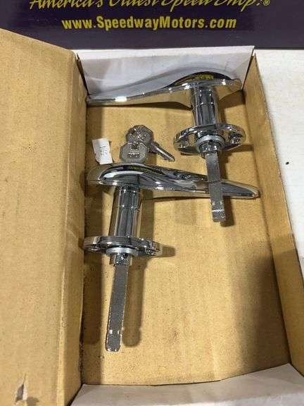VINTIQUE INC REPRODUCTION 1932 CAR DOOR HANDLES - Shackelton Auctions Inc.