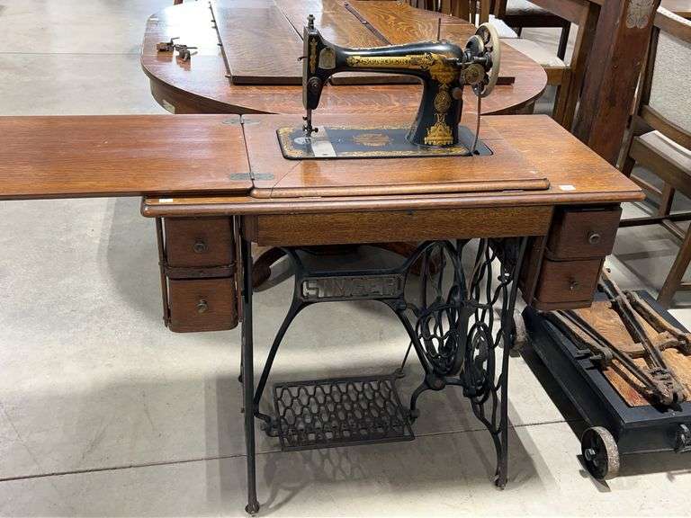 SINGER TREDDLE SEWING MACHINE - 36"X18"X29" - Shackelton Auctions Inc.