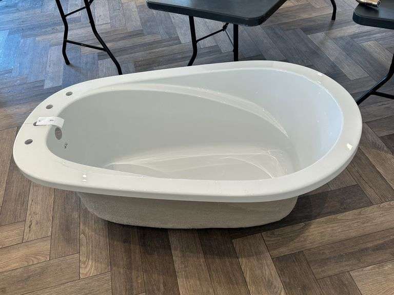 NEPTUNE VAPORA 36"X60" DROP IN TUB IN WHITE - Shackelton Auctions Inc.
