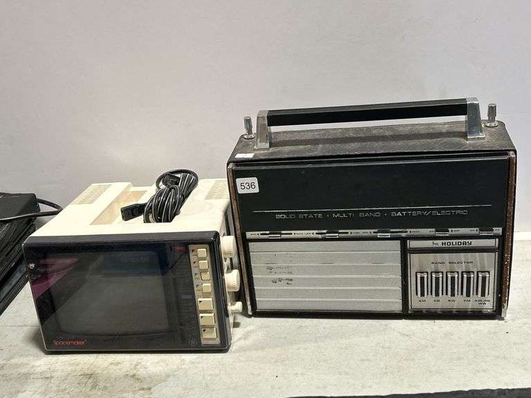 SOLID STATE MULTI BAND RADIO AND SPACEMAKER TV - Shackelton Auctions Inc.