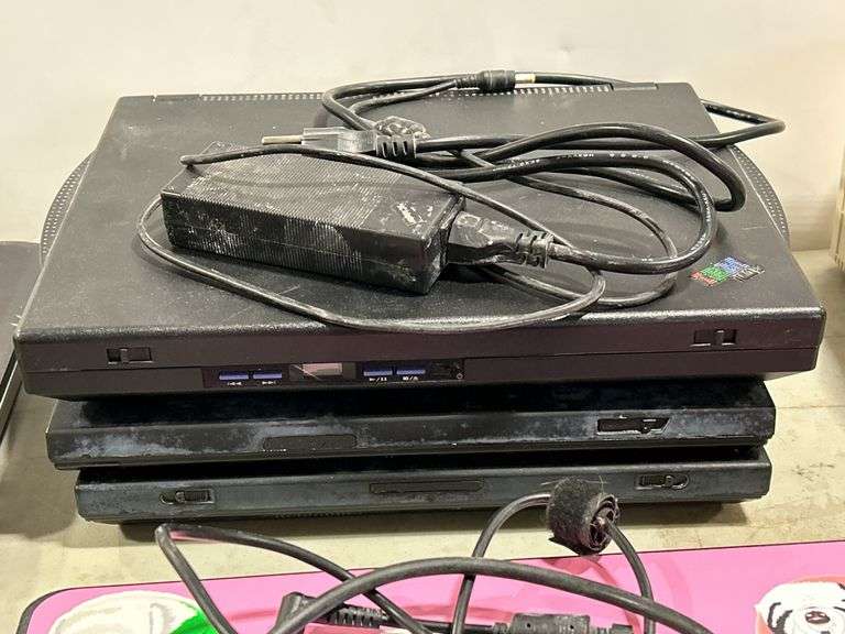 3 IBM THINKPAD LAPTOPS - 1 CHARGER - Shackelton Auctions Inc.