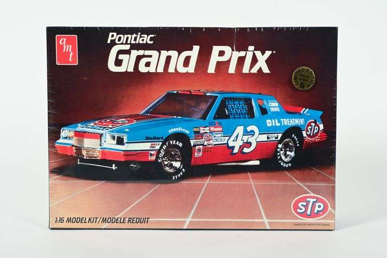 AMT RICHARD PETTY PONTIAC GRAND PRIX MODEL KIT 1/16 - Shackelton ...