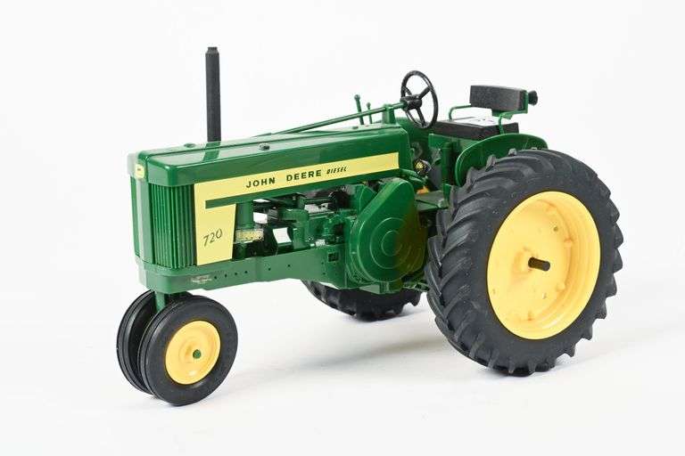 YODER JOHN DEERE 720 DIESEL PLASTIC TRACTOR - Shackelton Auctions Inc.