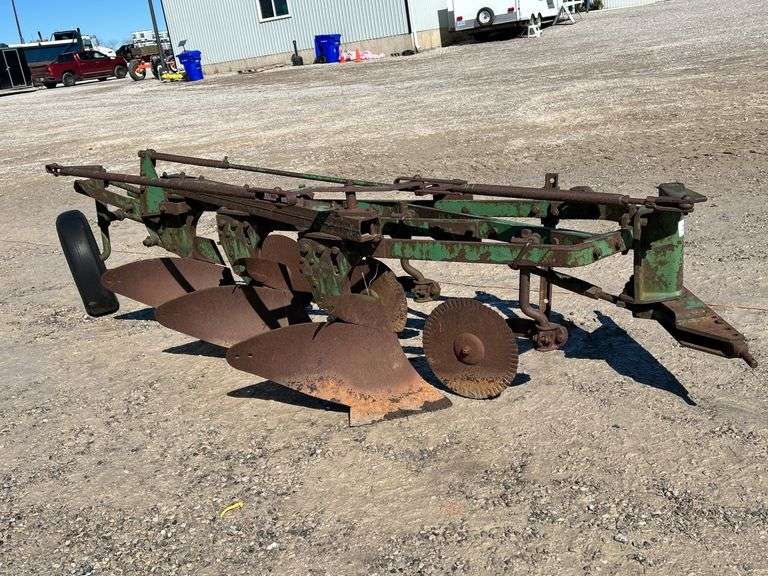 JOHN DEERE 3F PLOW - Shackelton Auctions Inc.