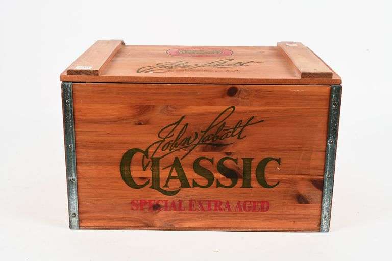 LABATT'S CLASSIC WOODEN BEER CRATE - Shackelton Auctions Inc.