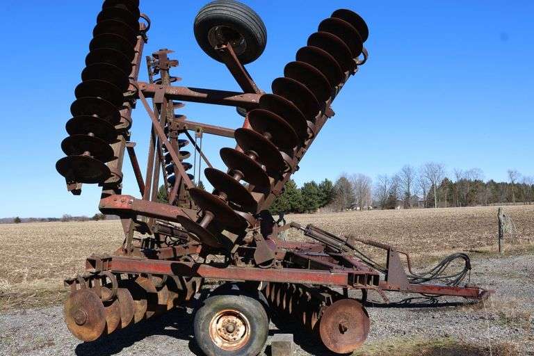 WHITE 272 30' WING DISC - Shackelton Auctions Inc.