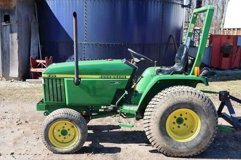 JOHN DEERE 790 4WD COMPACT TRACTOR - Shackelton Auctions Inc.