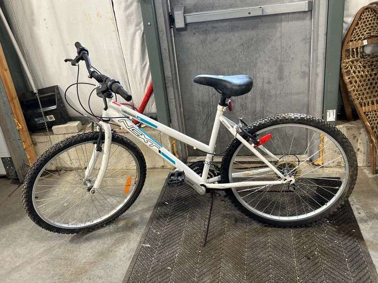 NEXT CHALLENGER 15 SPEED BICYCLE - Shackelton Auctions Inc.