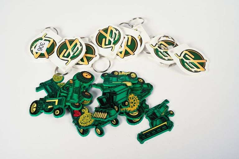 ELMIRA FARM SERVICE KEYCHAINS & TRACTOR MAGNETS - Shackelton Auctions Inc.