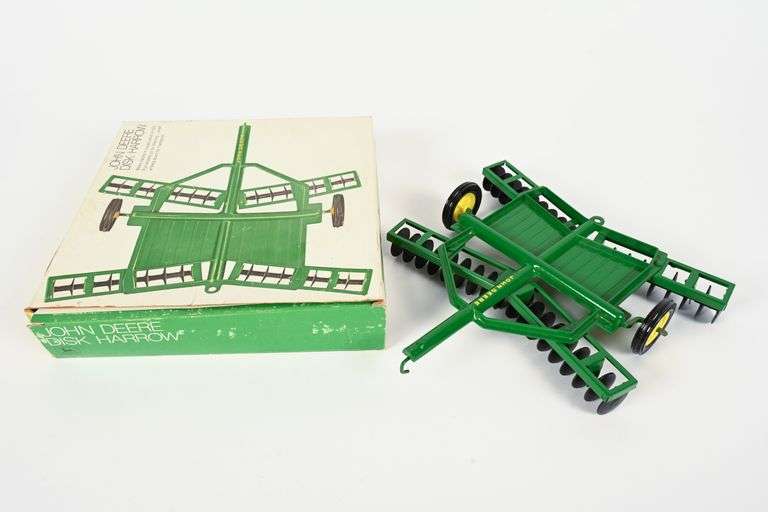 JOHN DEERE DISC HARROW - Shackelton Auctions Inc.