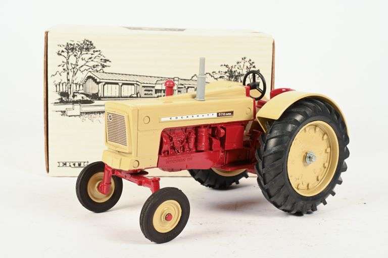COCKSHUTT 570 SUPER TRACTOR - Shackelton Auctions Inc.