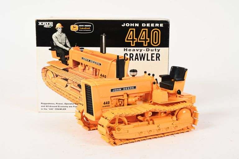 JOHN DEERE 440 HEAVY-DUTY CRAWLER - Shackelton Auctions Inc.