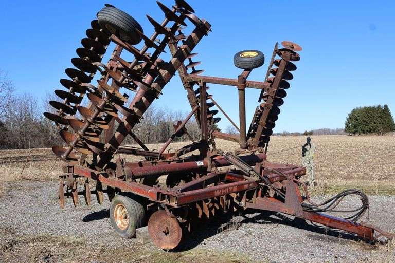 WHITE 272 30' WING DISC - Shackelton Auctions Inc.