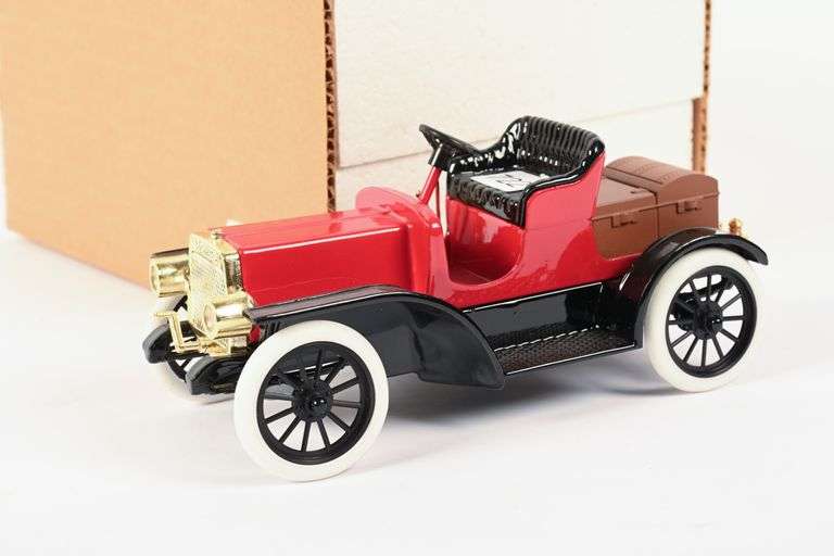 1907 DEERE TYPE "B" MOTOR CAR - Shackelton Auctions Inc.