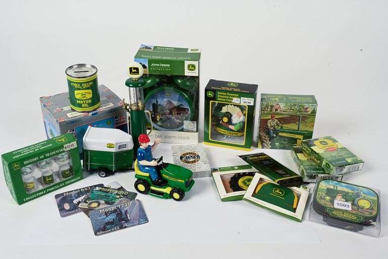 GROUP OF JOHN DEERE ITEMS - Shackelton Auctions Inc.