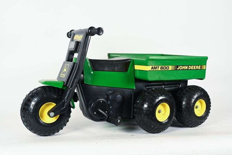 JOHN DEERE AMT 600 RIDE-ON ATV - Shackelton Auctions Inc.