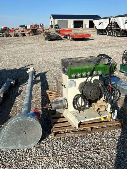 FARMATIC SENTRY 2 MILL & AUGER - Shackelton Auctions Inc.