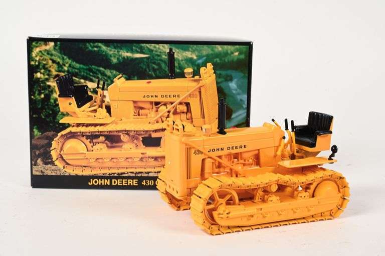 JOHN DEERE 430 CRAWLER - Shackelton Auctions Inc.