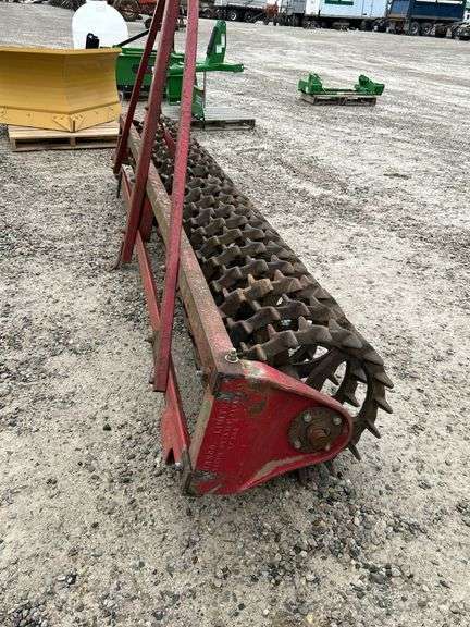 10' CROWFOOT PACKER - Shackelton Auctions Inc.