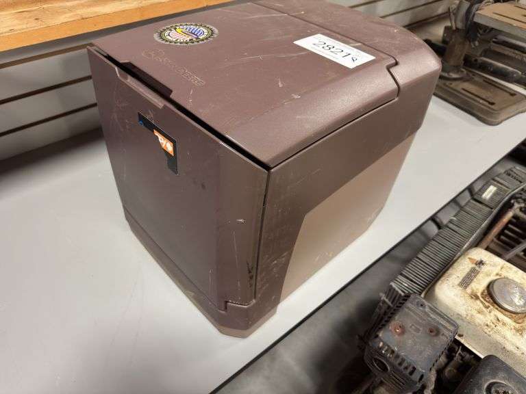 JOHN DEERE CAB FRIDGE - Shackelton Auctions Inc.