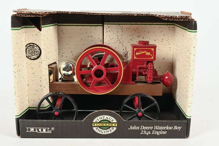 JOHN DEERE WATERLOO BOY 2HP ENGINE - Shackelton Auctions Inc.
