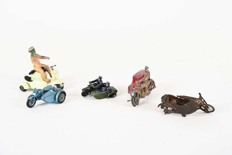 GROUP OF MINIATURE CAST MOTORCYCLES WITH SIDE CARS - Shackelton ...