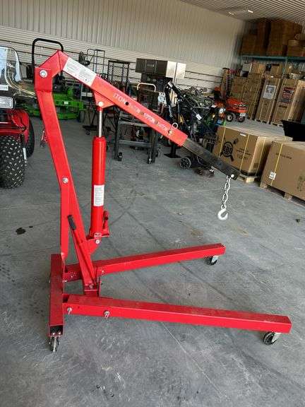 RED ENGINE HOIST - Shackelton Auctions Inc.