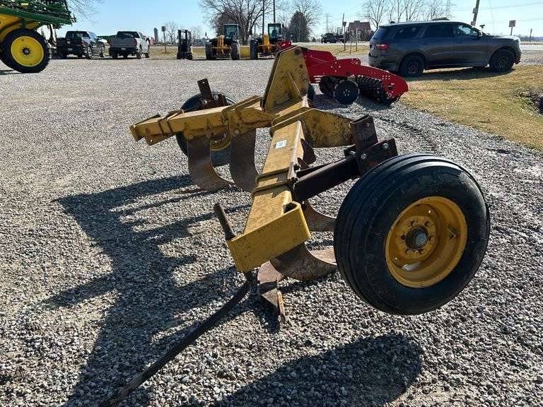 4 SHANK 'V' RIPPER - Shackelton Auctions Inc.