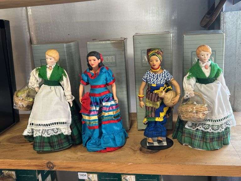 4 AVON COLLECTIBLE DOLLS WITH BOXES - Shackelton Auctions Inc.