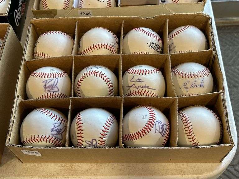 12 AUTOGRAPHED BASEBALLS - Shackelton Auctions Inc.