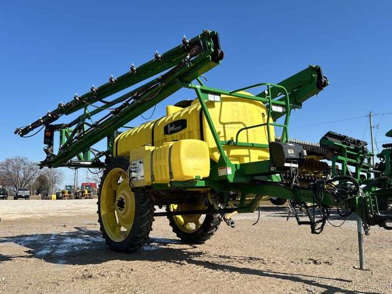 FAST 6420 SPRAYER - Shackelton Auctions Inc.